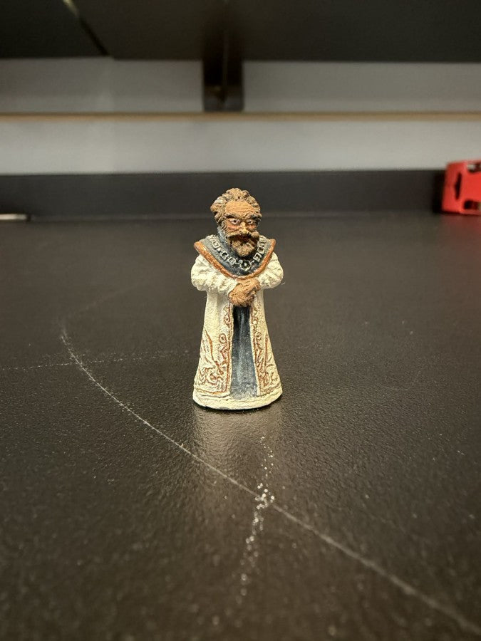 M93 Robed Person – Gators Games and Hobby LLC