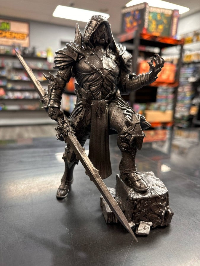 Dual Bladed Executioner Statuette – Gators Games and Hobby LLC